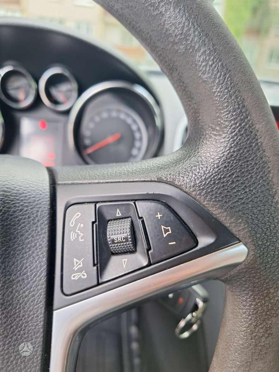 Pelēks Opel Astra 2013 Marijampole, ar dzinēja tilpumu 1.59 L un nobraukumu 169 tūkst. km par 3600 €, foto 8 vietnē AUTOMOTO.COM.LV