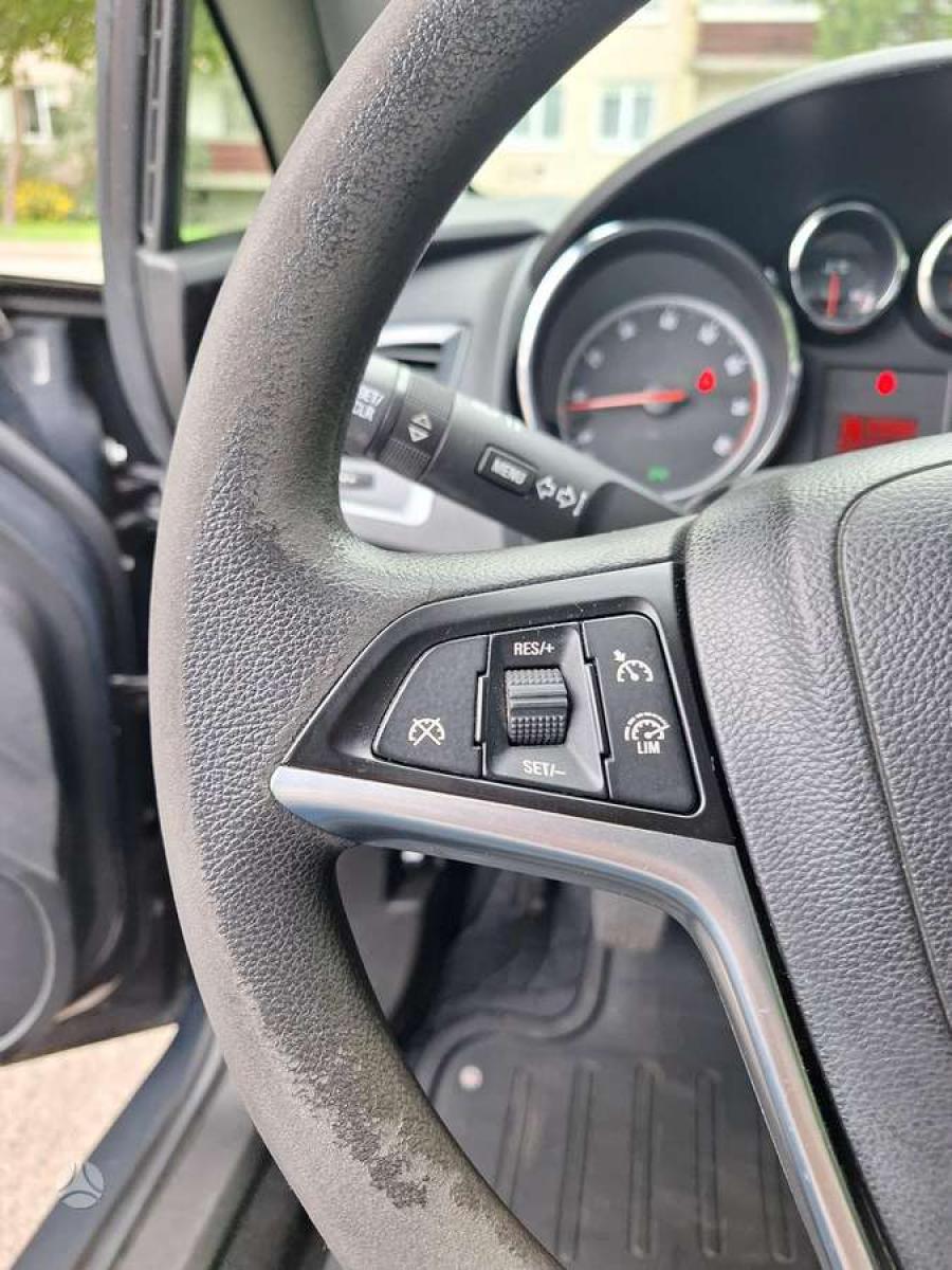 Pelēks Opel Astra 2013 Marijampole, ar dzinēja tilpumu 1.59 L un nobraukumu 169 tūkst. km par 3600 €, foto 9 vietnē AUTOMOTO.COM.LV