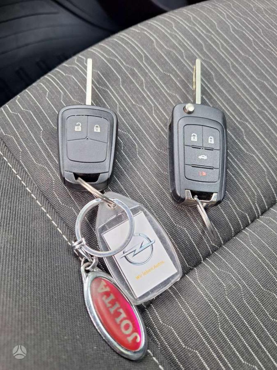 Pelēks Opel Astra 2013 Marijampole, ar dzinēja tilpumu 1.59 L un nobraukumu 169 tūkst. km par 3600 €, foto 13 vietnē AUTOMOTO.COM.LV