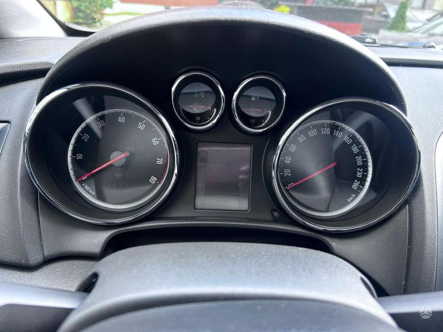 Pelēks Opel Astra 2013 Marijampole, ar dzinēja tilpumu 1.59 L un nobraukumu 169 tūkst. km par 3600 €, foto 18 vietnē AUTOMOTO.COM.LV