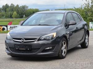 Pelēks Opel Astra 2013 Liepāja, ar dzinēja tilpumu 1.40 L un nobraukumu 153 tūkst. km par 4950 €, foto  vietnē AUTOMOTO.COM.LV