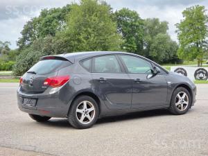 Grey Opel Astra 2013 in Liepaja, with an engine capacity of 1.40 L and mileage of 153 thousand km for 4950 €, photo 6 on AUTOMOTO.COM.LV