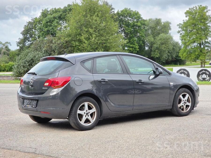 Grey Opel Astra 2013 in Liepaja, with an engine capacity of 1.40 L and mileage of 153 thousand km for 4950 €, photo 6 on AUTOMOTO.COM.LV