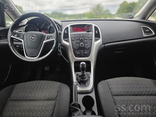 Pelēks Opel Astra 2013 Liepāja, ar dzinēja tilpumu 1.40 L un nobraukumu 153 tūkst. km par 4950 €, foto 10 vietnē AUTOMOTO.COM.LV