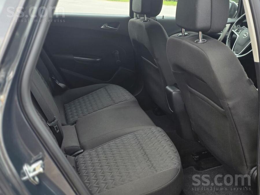 Grey Opel Astra 2013 in Liepaja, with an engine capacity of 1.40 L and mileage of 153 thousand km for 4950 €, photo 14 on AUTOMOTO.COM.LV