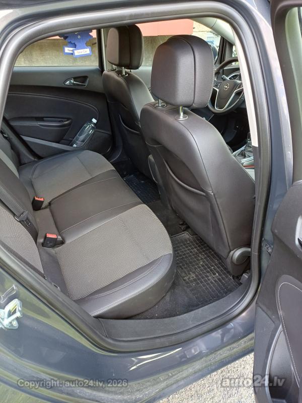 Grey Opel Astra 2013 in Tallinn, with an engine capacity of 1.40 L and mileage of 131 thousand km for 5500 €, photo 10 on AUTOMOTO.COM.LV