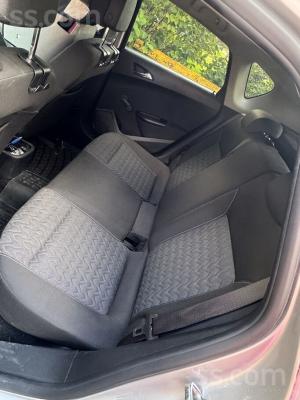 Grey Opel Astra 2013 in Valmiera, with an engine capacity of 1.40 L and mileage of 224 thousand km for 4900 €, photo 6 on AUTOMOTO.COM.LV