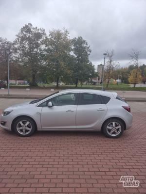 Grey Opel Astra 2013 in Vilnius, with an engine capacity of 1.70 L and mileage of 118 thousand km for 3690 €, photo 3 on AUTOMOTO.COM.LV