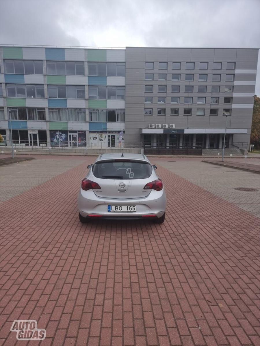 Grey Opel Astra 2013 in Vilnius, with an engine capacity of 1.70 L and mileage of 118 thousand km for 3690 €, photo 5 on AUTOMOTO.COM.LV