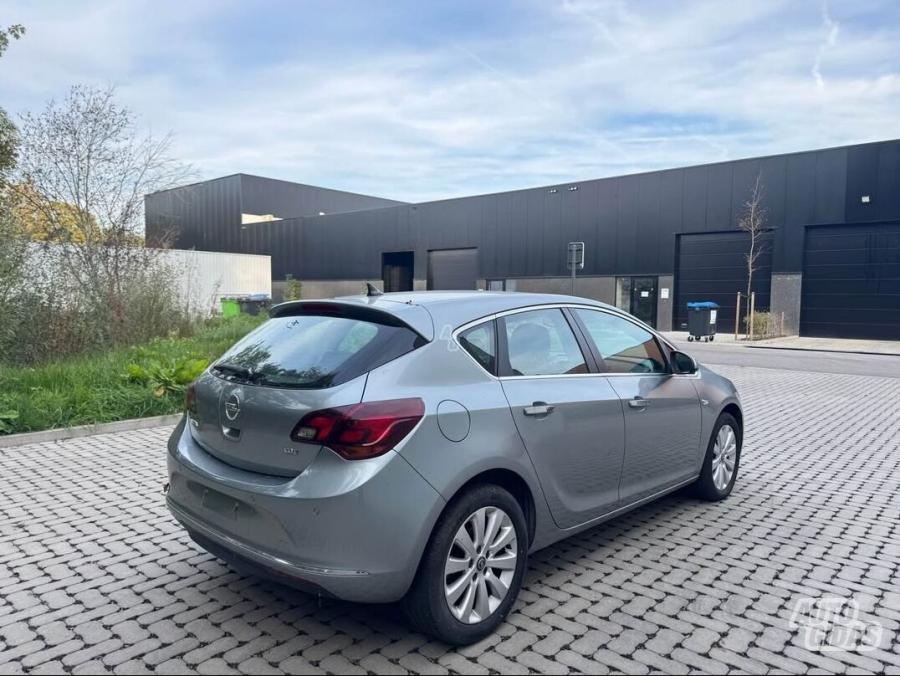 Pelēks Opel Astra 2013 Pakruojis, ar dzinēja tilpumu 1.70 L un nobraukumu 225 tūkst. km par 3450 €, foto 4 vietnē AUTOMOTO.COM.LV