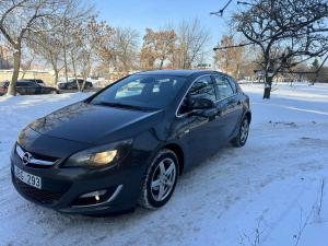 Grey Opel Astra 2014 in Klaipeda, with an engine capacity of 1.69 L and mileage of 248 thousand km for 3100 €, photo  on AUTOMOTO.COM.LV