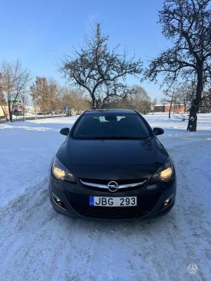 Grey Opel Astra 2014 in Klaipeda, with an engine capacity of 1.69 L and mileage of 248 thousand km for 3100 €, photo 2 on AUTOMOTO.COM.LV