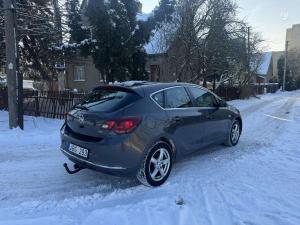 Grey Opel Astra 2014 in Klaipeda, with an engine capacity of 1.69 L and mileage of 248 thousand km for 3100 €, photo 5 on AUTOMOTO.COM.LV