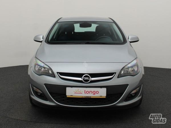 Grey Opel Astra 2014 in Vilnius, with an engine capacity of 1.60 L and mileage of 139 thousand km for 5799 €, photo 3 on AUTOMOTO.COM.LV
