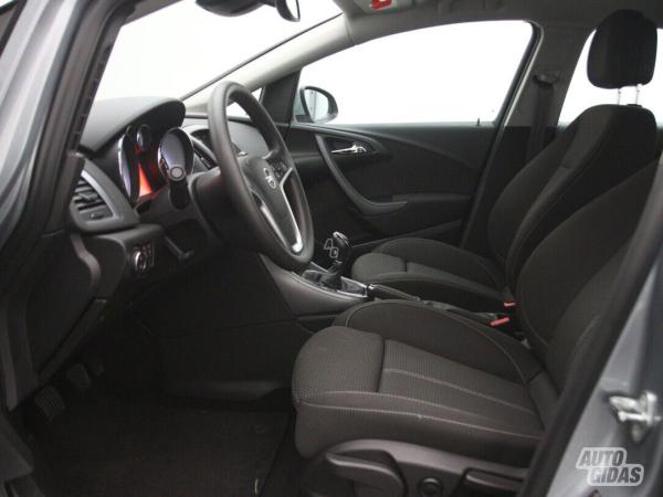 Grey Opel Astra 2014 in Vilnius, with an engine capacity of 1.60 L and mileage of 139 thousand km for 5799 €, photo 4 on AUTOMOTO.COM.LV