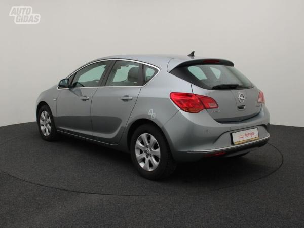 Grey Opel Astra 2014 in Vilnius, with an engine capacity of 1.60 L and mileage of 139 thousand km for 5799 €, photo 7 on AUTOMOTO.COM.LV