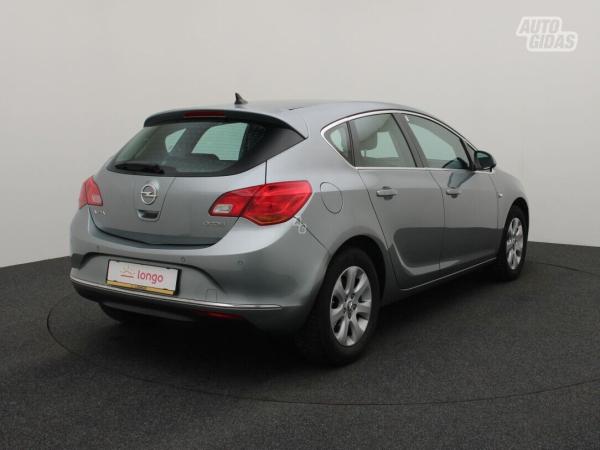 Grey Opel Astra 2014 in Vilnius, with an engine capacity of 1.60 L and mileage of 139 thousand km for 5799 €, photo 8 on AUTOMOTO.COM.LV
