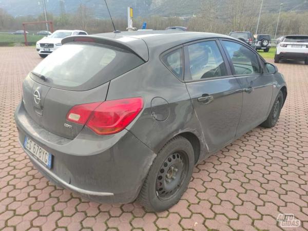 Pelēks Opel Astra 2014 Kauņa, ar dzinēja tilpumu 1.70 L un nobraukumu 264 tūkst. km par 3900 €, foto 6 vietnē AUTOMOTO.COM.LV