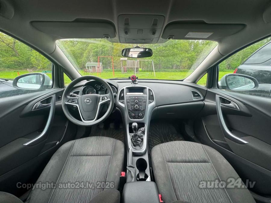 Pelēks Opel Astra 2014 Tallina, ar dzinēja tilpumu 1.20 L un nobraukumu 384 tūkst. km par 2200 €, foto 8 vietnē AUTOMOTO.COM.LV