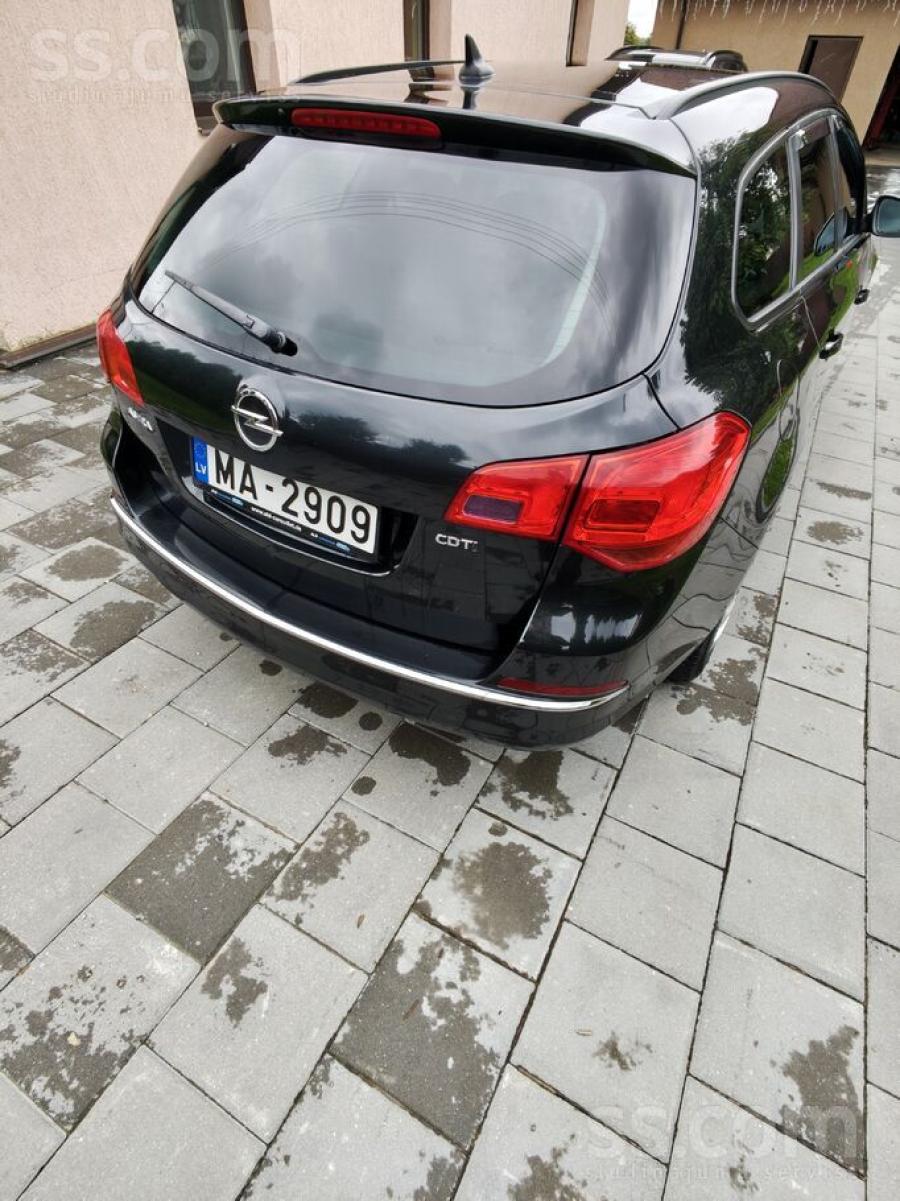 Pelēks Opel Astra 2014 Rēzekne, ar dzinēja tilpumu 1.70 L un nobraukumu 174 tūkst. km par 4850 €, foto 5 vietnē AUTOMOTO.COM.LV