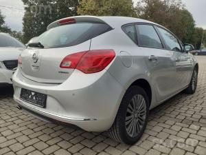 Pelēks Opel Astra 2014 Rīga, ar dzinēja tilpumu 1.40 L un nobraukumu 185 tūkst. km par 8500 €, foto 4 vietnē AUTOMOTO.COM.LV