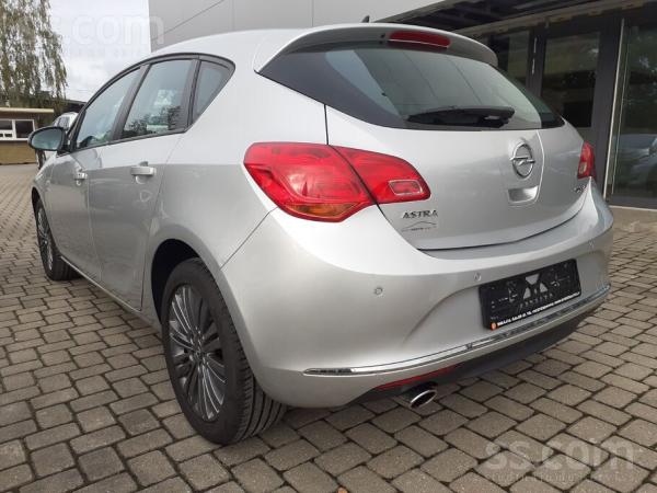 Pelēks Opel Astra 2014 Rīga, ar dzinēja tilpumu 1.40 L un nobraukumu 185 tūkst. km par 8500 €, foto 5 vietnē AUTOMOTO.COM.LV