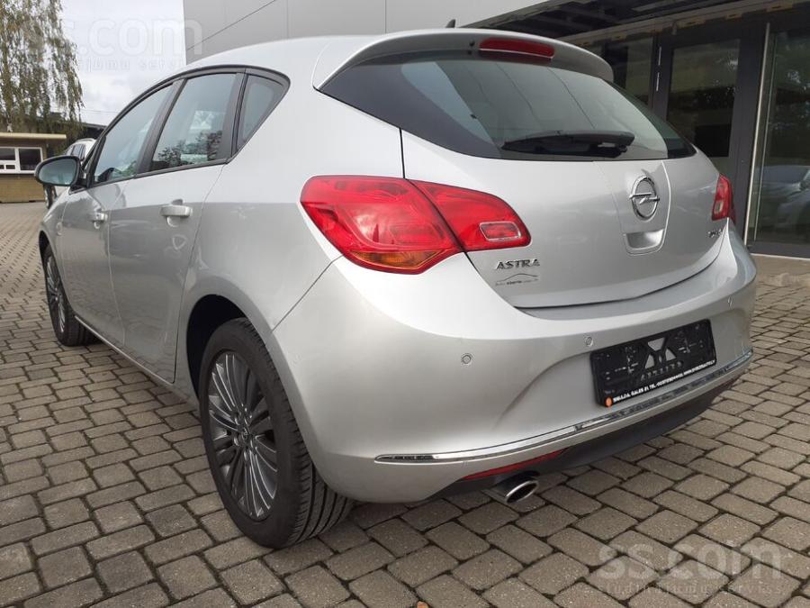 Pelēks Opel Astra 2014 Rīga, ar dzinēja tilpumu 1.40 L un nobraukumu 185 tūkst. km par 8500 €, foto 5 vietnē AUTOMOTO.COM.LV