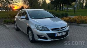 Grey Opel Astra 2015 in Ogre, with an engine capacity of 1.60 L and mileage of 180 thousand km for 1700 €, photo 1 on AUTOMOTO.COM.LV