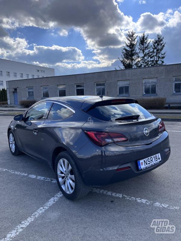 Pelēks Opel Astra 2015 Šauļi, ar dzinēja tilpumu 1.40 L un nobraukumu 169 tūkst. km par 5200 €, foto 2 vietnē AUTOMOTO.COM.LV