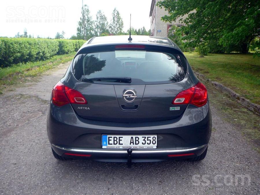 Grey Opel Astra 2015 in Cesis, with an engine capacity of 1.60 L and mileage of 0 thousand km for 5600 €, photo 7 on AUTOMOTO.COM.LV