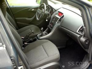 Grey Opel Astra 2015 in Cesis, with an engine capacity of 1.60 L and mileage of 0 thousand km for 5600 €, photo 10 on AUTOMOTO.COM.LV