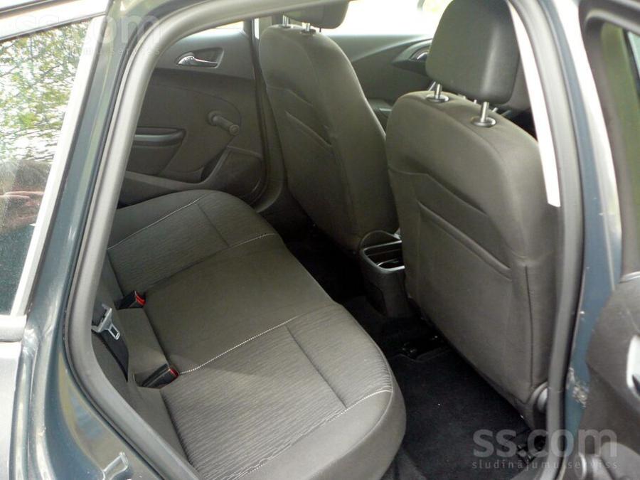 Grey Opel Astra 2015 in Cesis, with an engine capacity of 1.60 L and mileage of 0 thousand km for 5600 €, photo 11 on AUTOMOTO.COM.LV