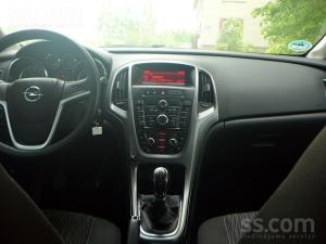 Grey Opel Astra 2015 in Cesis, with an engine capacity of 1.60 L and mileage of 0 thousand km for 5600 €, photo 12 on AUTOMOTO.COM.LV