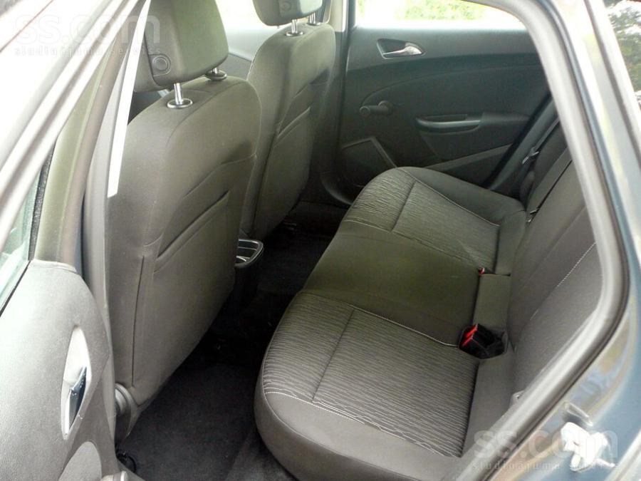Grey Opel Astra 2015 in Cesis, with an engine capacity of 1.60 L and mileage of 0 thousand km for 5600 €, photo 13 on AUTOMOTO.COM.LV