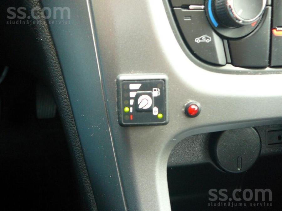 Grey Opel Astra 2015 in Cesis, with an engine capacity of 1.60 L and mileage of 0 thousand km for 5600 €, photo 17 on AUTOMOTO.COM.LV