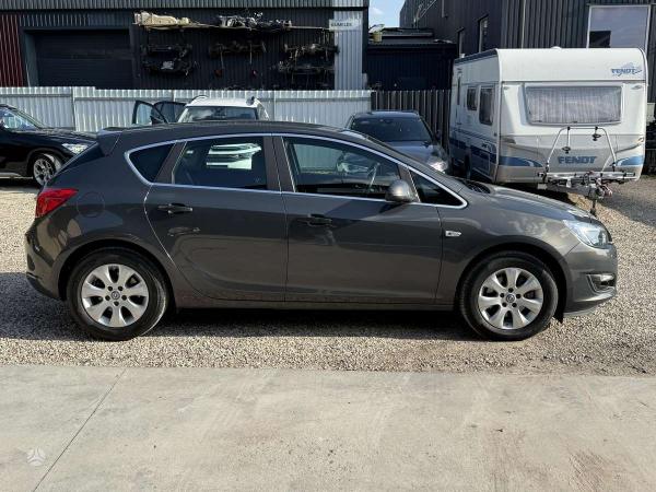 Pelēks Opel Astra 2015 Kauņa, ar dzinēja tilpumu 1.60 L un nobraukumu 217 tūkst. km par 4200 €, foto 5 vietnē AUTOMOTO.COM.LV