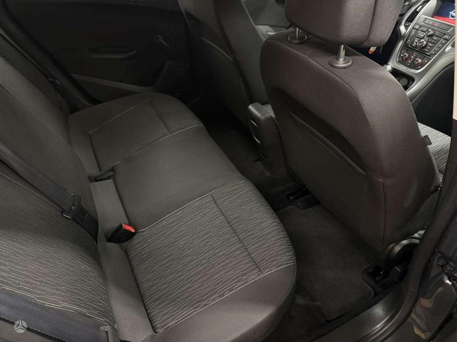 Pelēks Opel Astra 2015 Kauņa, ar dzinēja tilpumu 1.60 L un nobraukumu 217 tūkst. km par 4200 €, foto 13 vietnē AUTOMOTO.COM.LV
