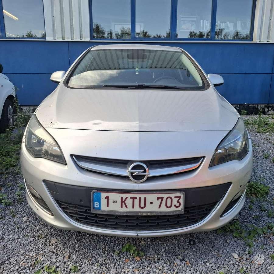 Grey Opel Astra 2015 in Pakruojis, with an engine capacity of 1.60 L and mileage of 240 thousand km for 2950 €, photo 6 on AUTOMOTO.COM.LV