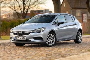 Pelēks Opel Astra 2016 Jelgava, ar dzinēja tilpumu 1.60 L un nobraukumu 161 tūkst. km par 9200 €, foto  vietnē AUTOMOTO.COM.LV