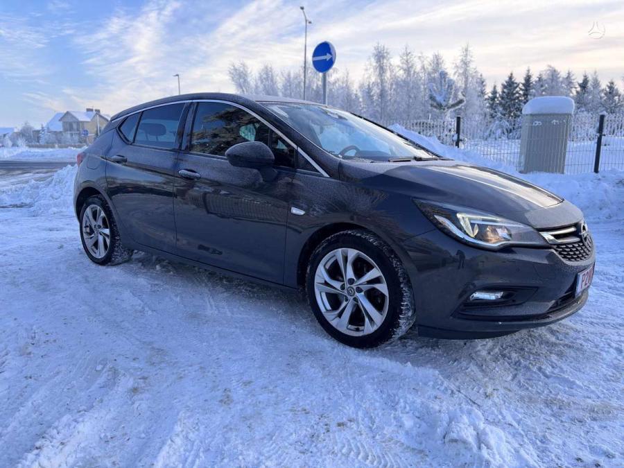 Grey Opel Astra 2016 in Gargzdai, with an engine capacity of 1.60 L and mileage of 188 thousand km for 6999 €, photo 4 on AUTOMOTO.COM.LV