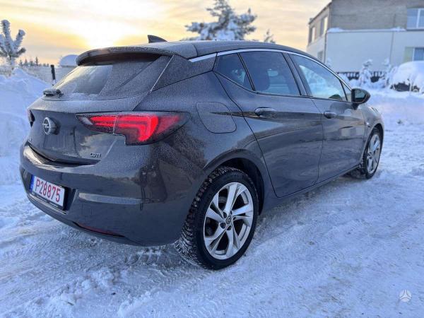 Grey Opel Astra 2016 in Gargzdai, with an engine capacity of 1.60 L and mileage of 188 thousand km for 6999 €, photo 5 on AUTOMOTO.COM.LV