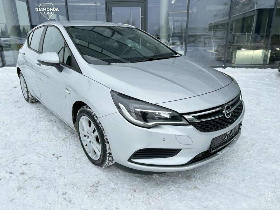 Grey Opel Astra 2016 in Kaunas, with an engine capacity of 1.60 L and mileage of 207 thousand km for 4900 €, photo 2 on AUTOMOTO.COM.LV