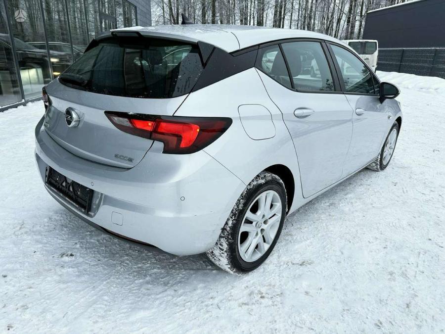 Grey Opel Astra 2016 in Kaunas, with an engine capacity of 1.60 L and mileage of 207 thousand km for 4900 €, photo 3 on AUTOMOTO.COM.LV