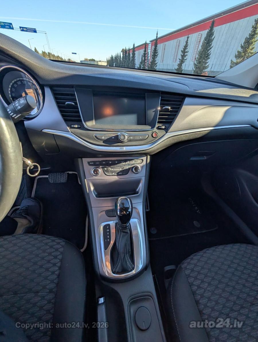 Grey Opel Astra 2016 in Tallinn, with an engine capacity of 1.40 L and mileage of 90 thousand km for 8500 €, photo 11 on AUTOMOTO.COM.LV