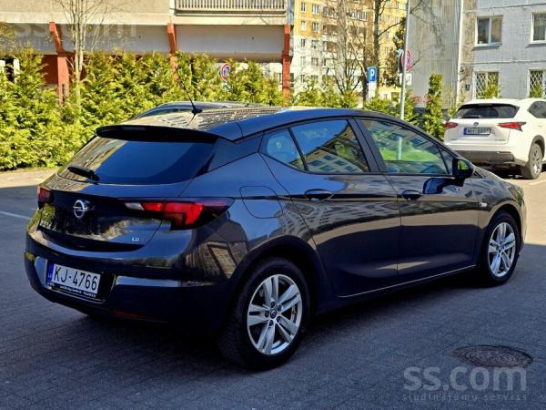 Grey Opel Astra 2016 in Riga, with an engine capacity of 1.60 L and mileage of 225 thousand km for 5300 €, photo 2 on AUTOMOTO.COM.LV