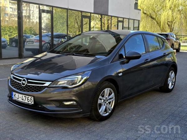 Grey Opel Astra 2016 in Riga, with an engine capacity of 1.60 L and mileage of 225 thousand km for 5300 €, photo 3 on AUTOMOTO.COM.LV