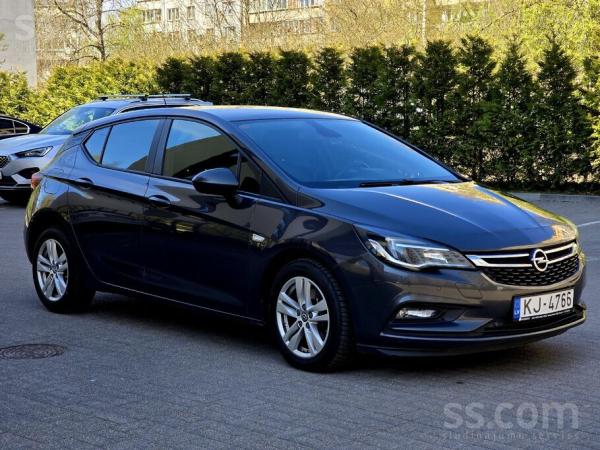 Grey Opel Astra 2016 in Riga, with an engine capacity of 1.60 L and mileage of 225 thousand km for 5300 €, photo 4 on AUTOMOTO.COM.LV