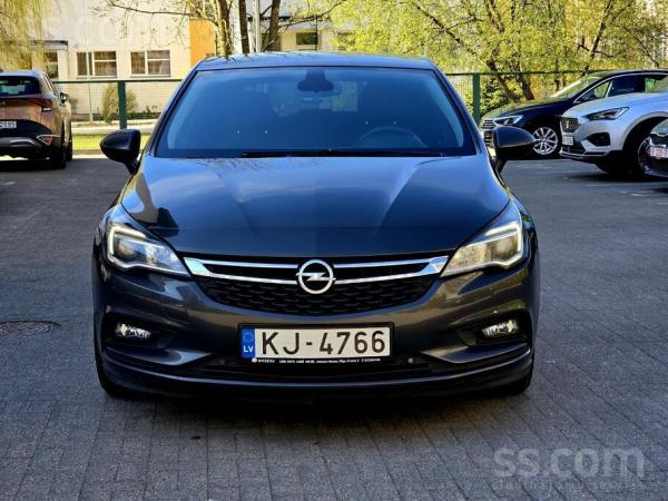 Grey Opel Astra 2016 in Riga, with an engine capacity of 1.60 L and mileage of 225 thousand km for 5300 €, photo 5 on AUTOMOTO.COM.LV