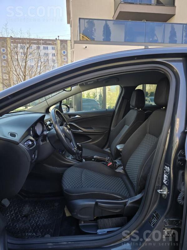 Grey Opel Astra 2016 in Riga, with an engine capacity of 1.60 L and mileage of 225 thousand km for 5300 €, photo 7 on AUTOMOTO.COM.LV