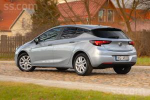 Grey Opel Astra 2016 in Jelgava, with an engine capacity of 1.60 L and mileage of 161 thousand km for 7900 €, photo 5 on AUTOMOTO.COM.LV